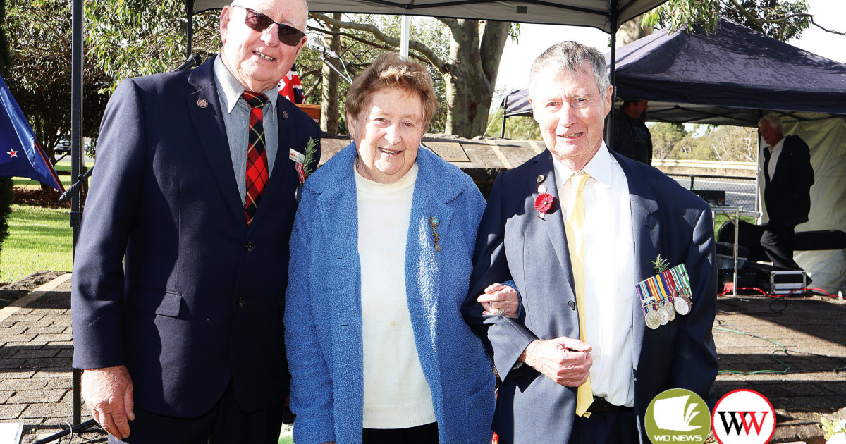 Sibling unveils plaque at Panmure | Warrnambool Weekly | Local News ...